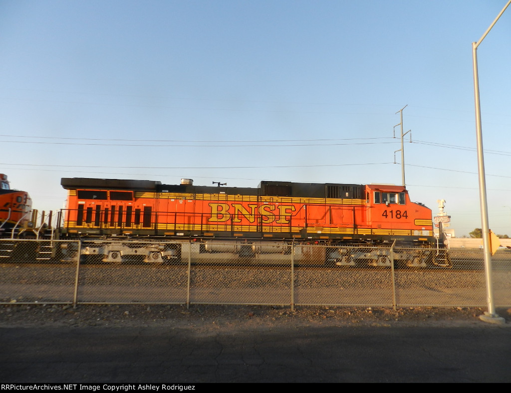 BNSF 4184